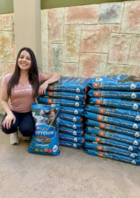 Aruba Bank supports Hope for Paws Christmas Drive